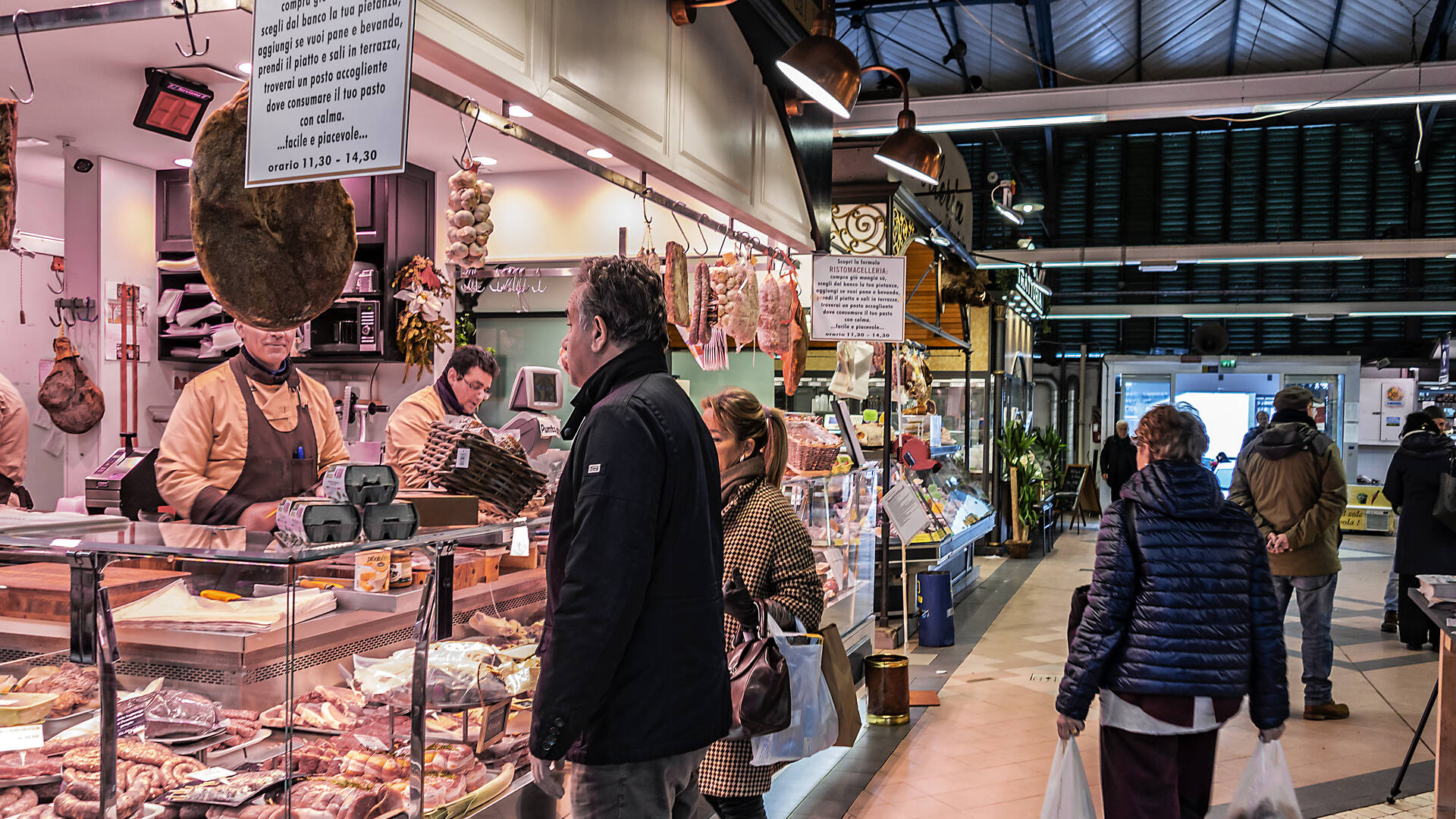 The Ultimate Shopping Guide to Florence: Best Boutiques, Brands And More