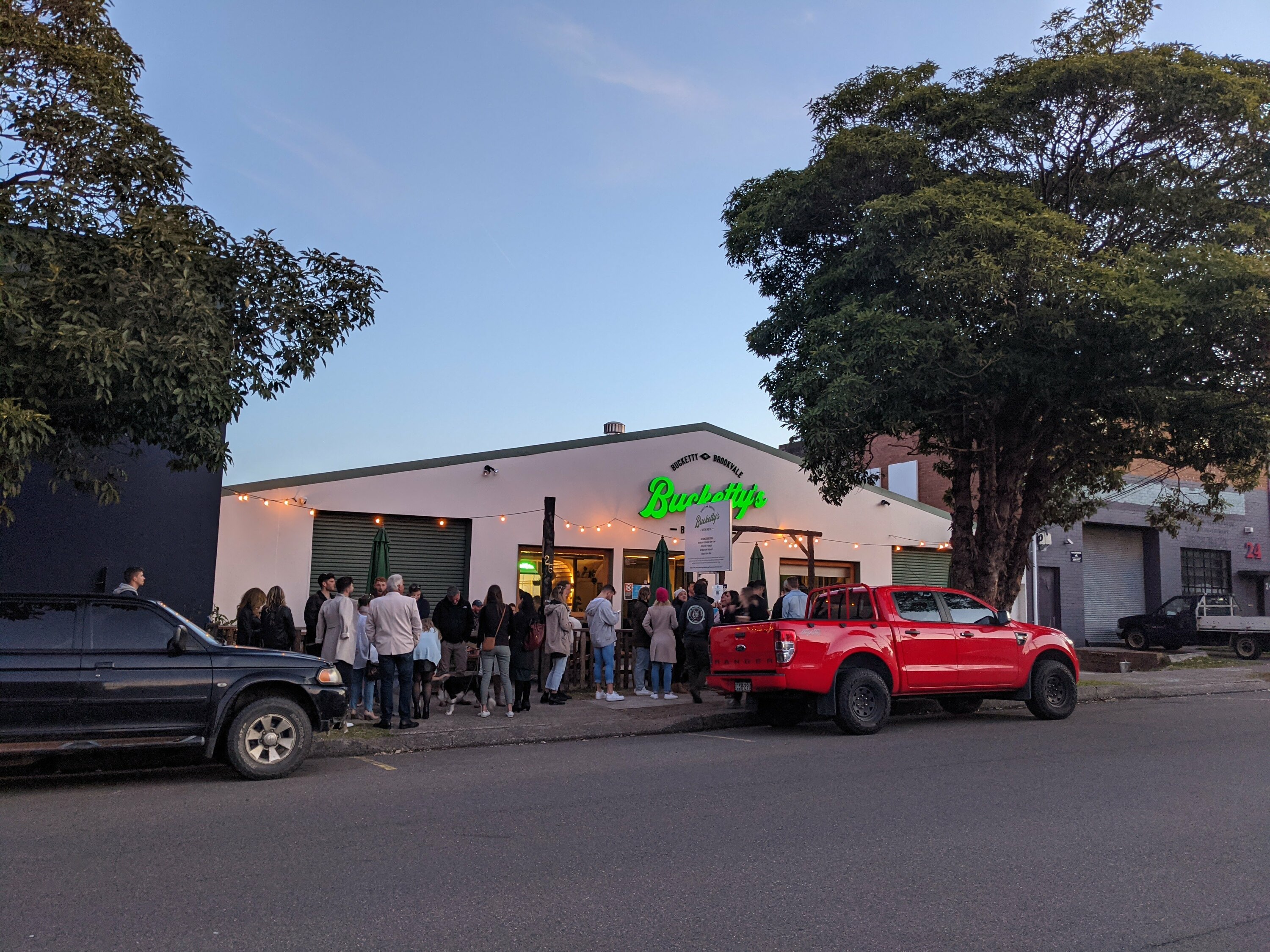 Bucketty's Brewing Co | Brookvale Brewery With Tunes, Beers & Eats