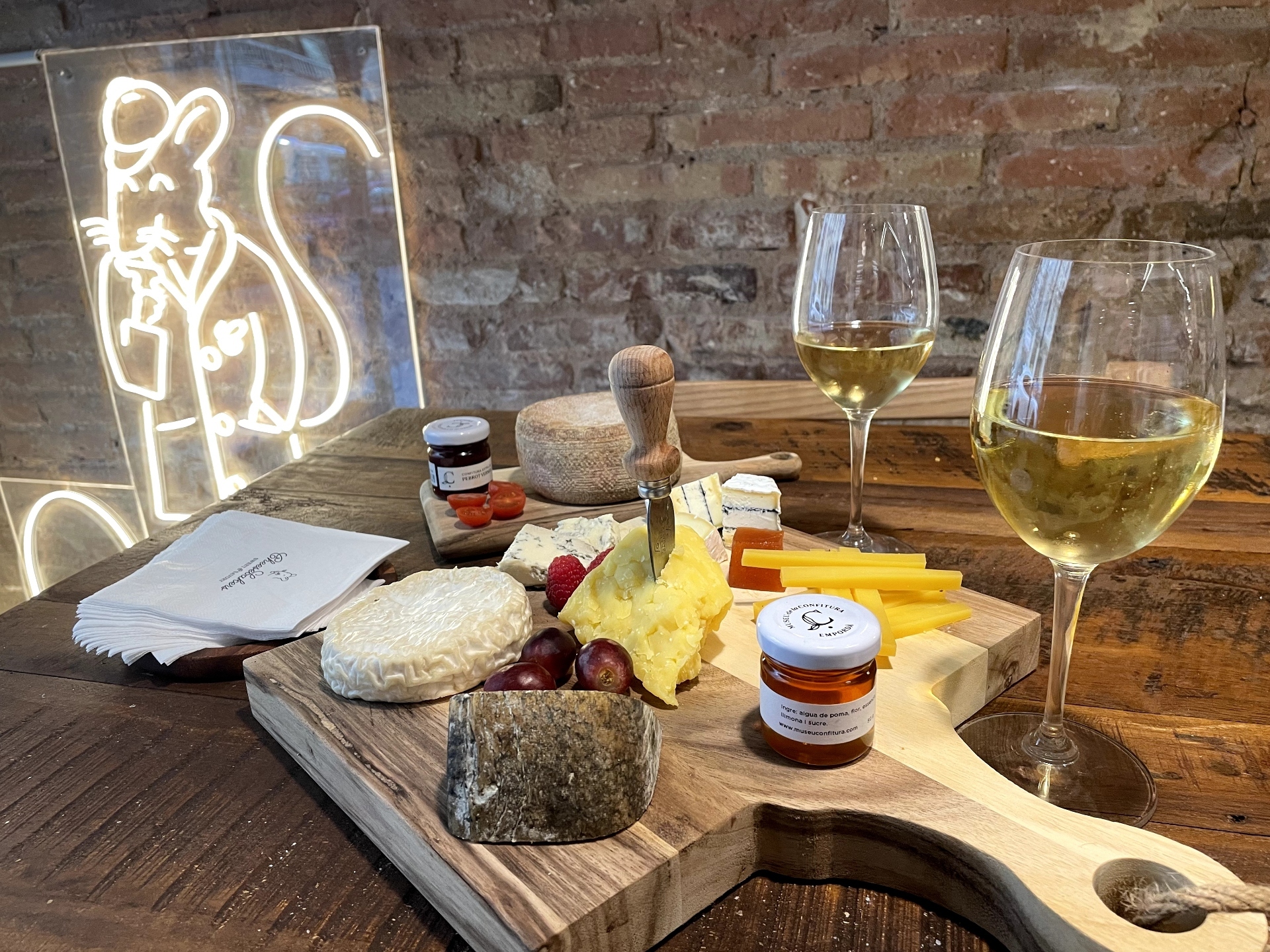 Fondues, cheesecakes, pans de formatge i degustacions: obre un paradís ...