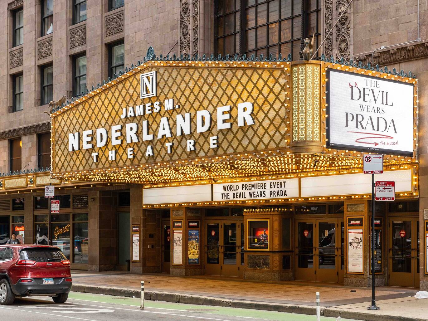 24 Best Chicago Theaters in the Loop and Beyond