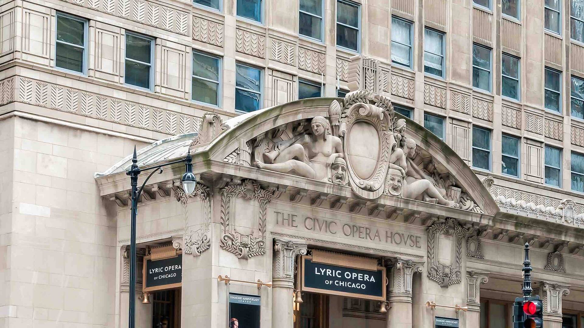 24 Best Chicago Theaters in the Loop and Beyond