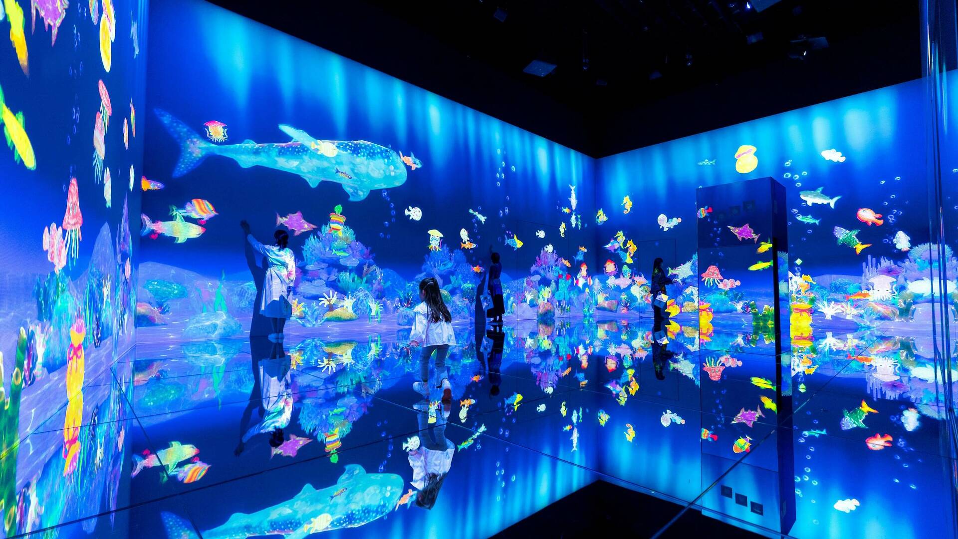 11 most stunning art installations at the new teamLab Borderless in ...