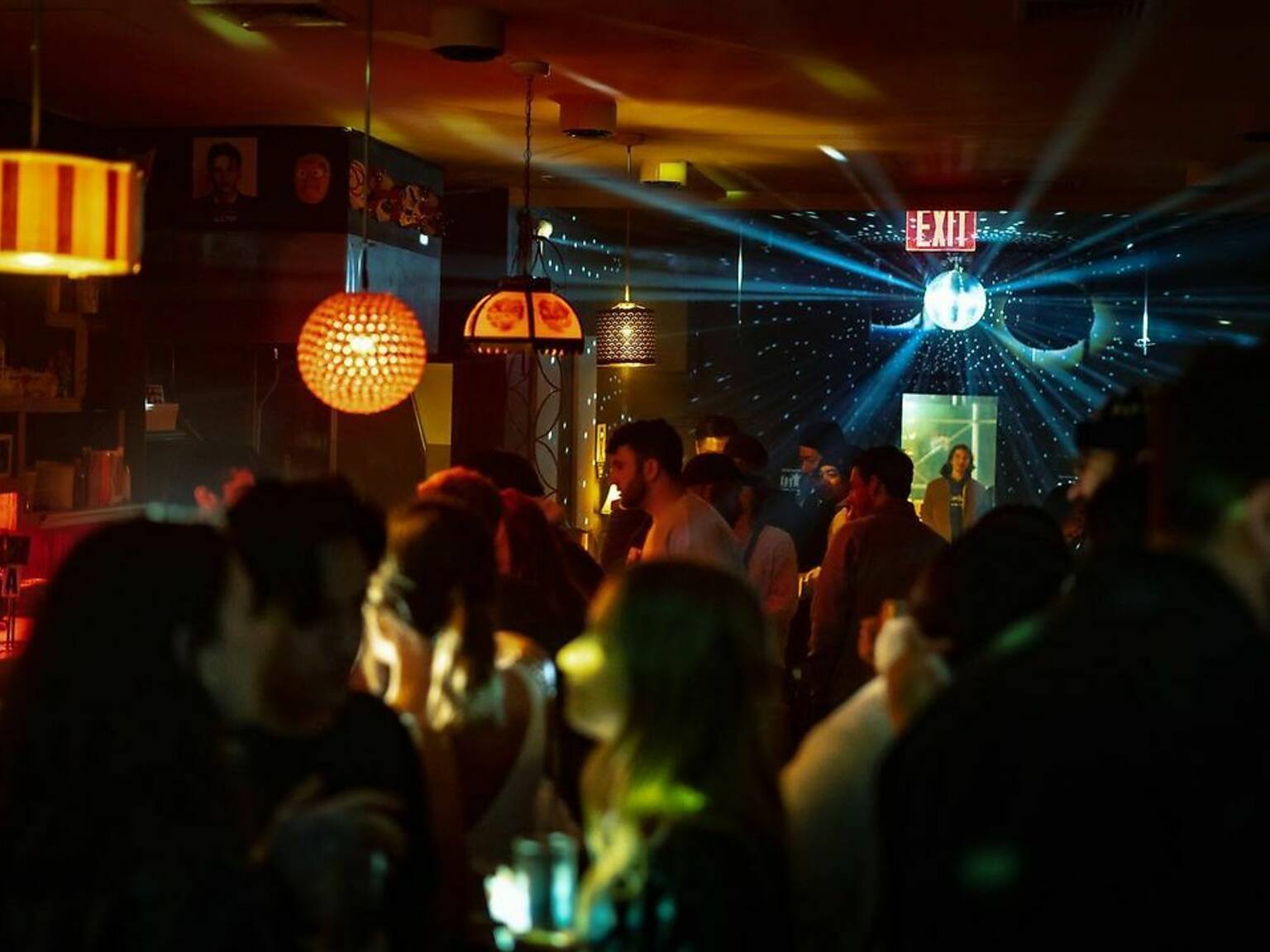 11 best vinyl bars and listening bars in NYC
