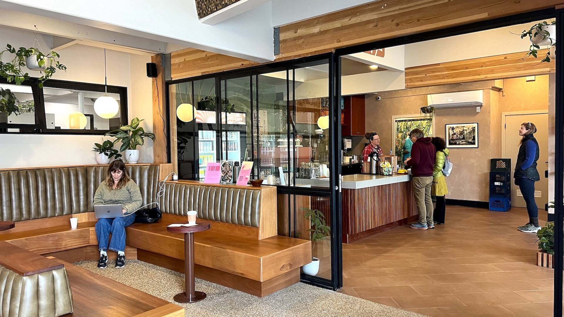 Best Coffee Shops in Silver Lake For Sitting and Sipping