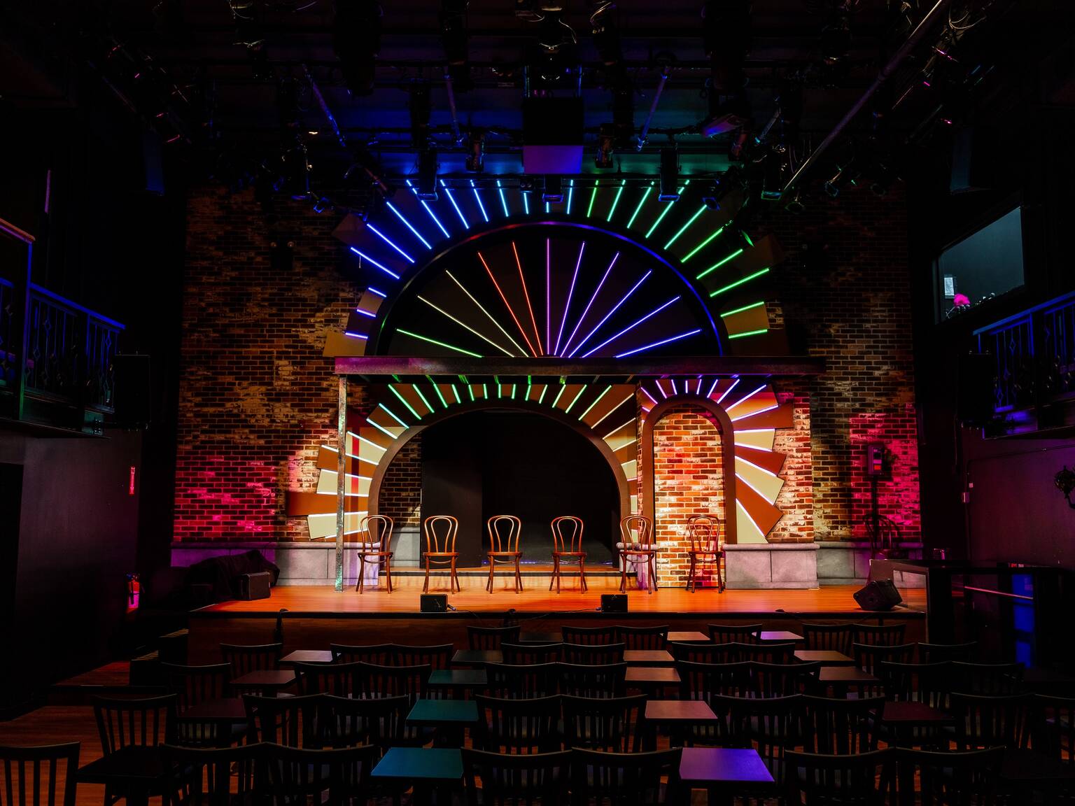 Best Comedy Clubs in NYC to See Stand-up and Improv