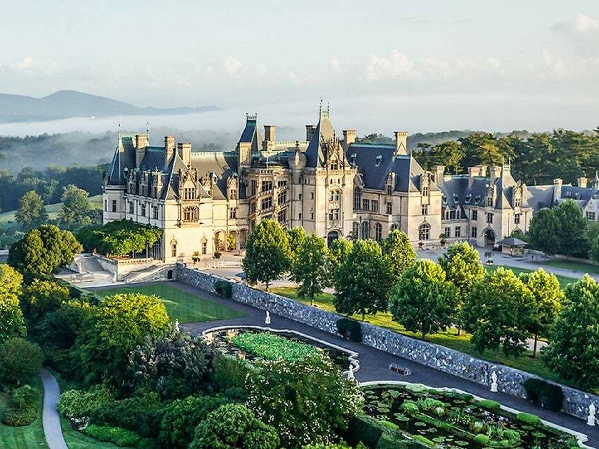 23 Beautiful American Castles That Feel European