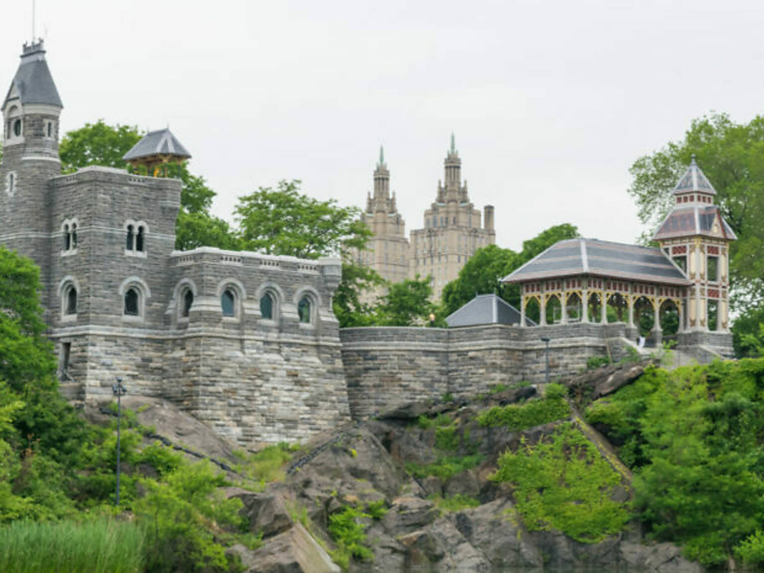 23 Beautiful American Castles That Feel European