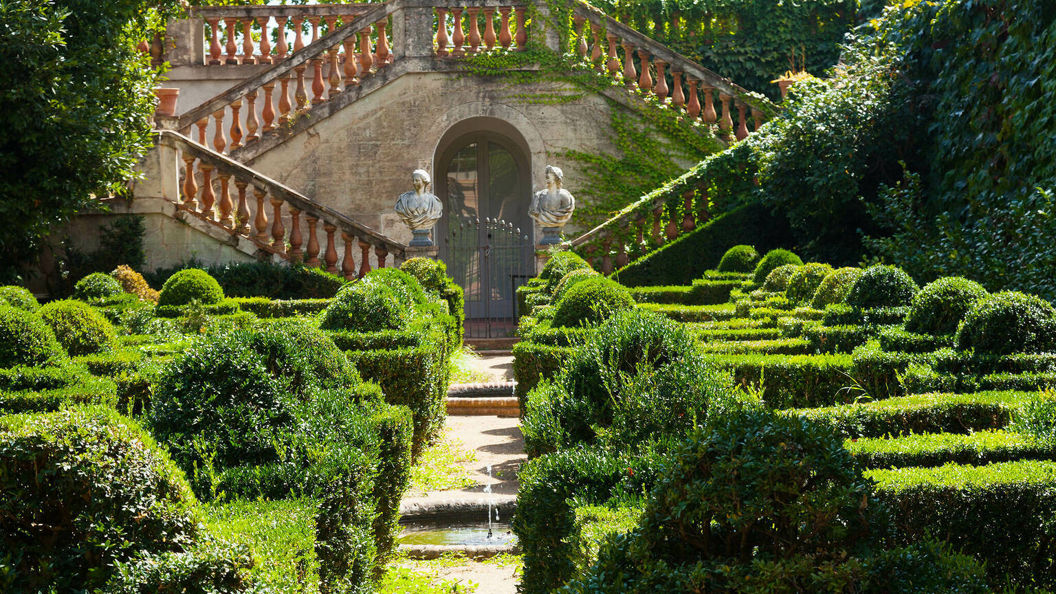 10 Best Parks and Gardens in Barcelona According To Locals