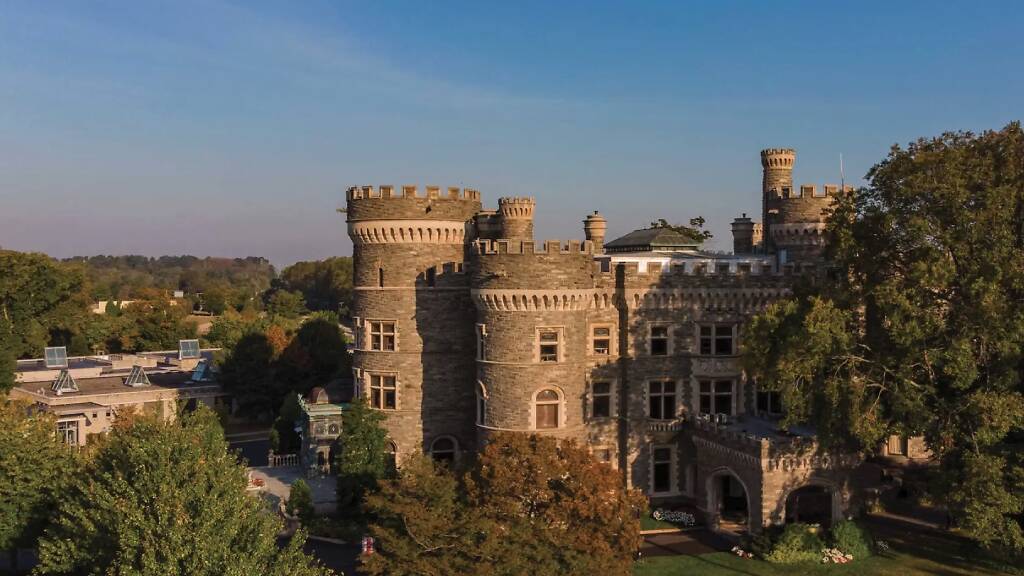 23 Beautiful American Castles That Feel European