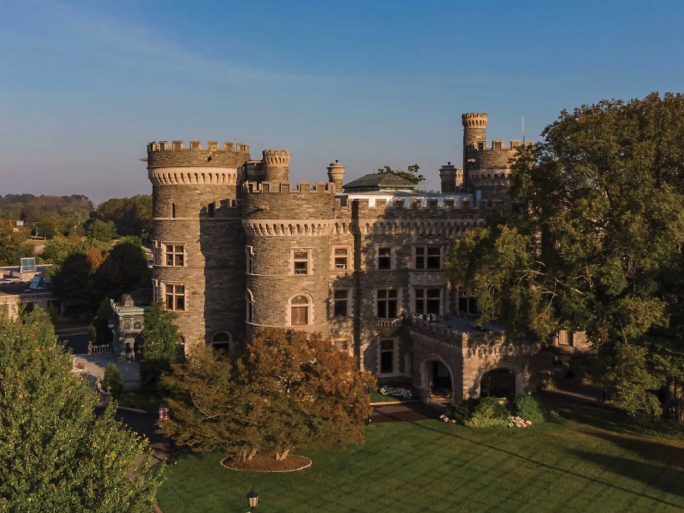 23 Beautiful American Castles That Feel European