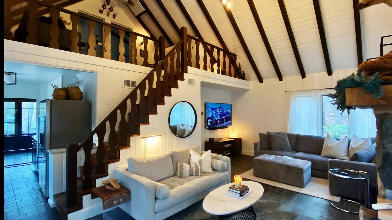The Best Cabins Near Chicago: 20 of the Best to Book on Airbnb