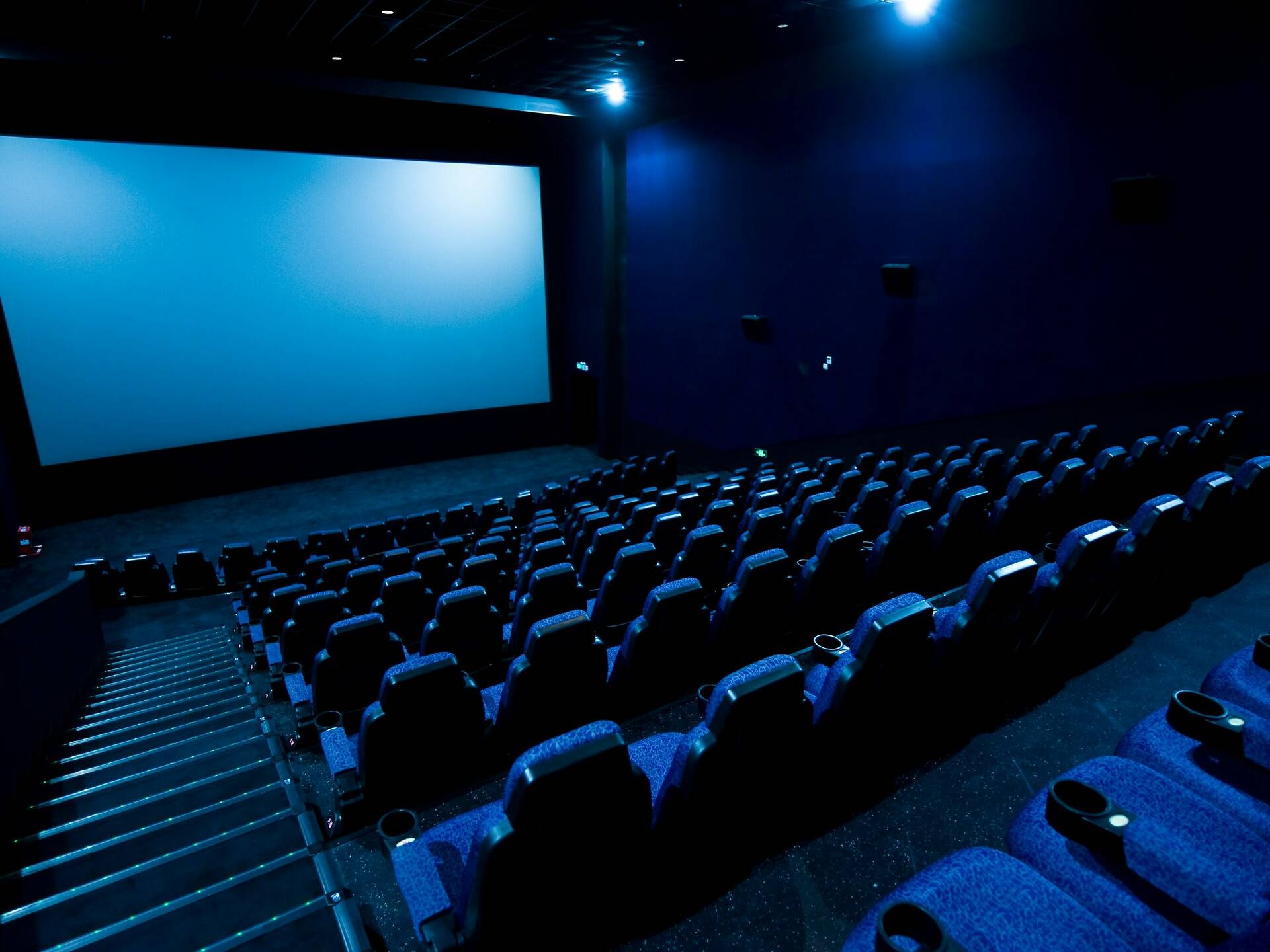 9 Best Dine-in Movie Theatres in Chicago