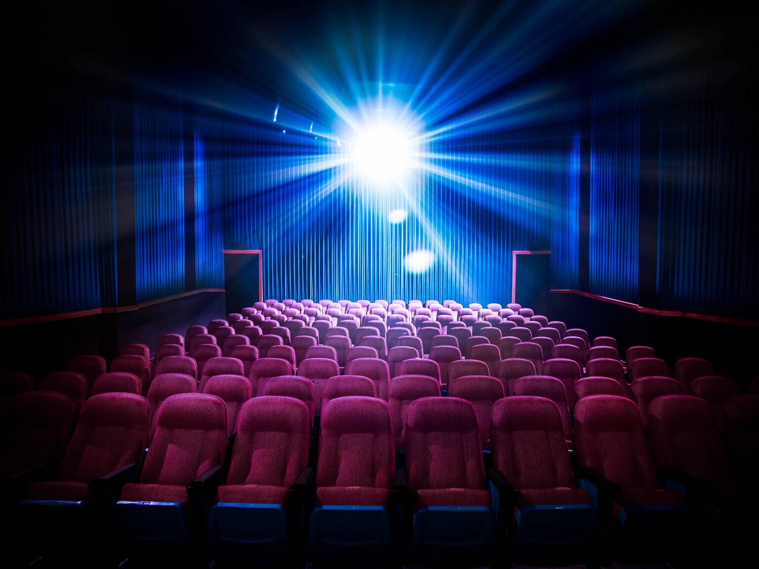 9 Best Dine-in Movie Theatres in Chicago