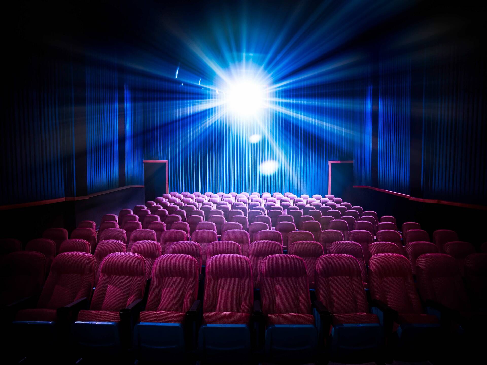 9 Best Dine-in Movie Theatres in Chicago
