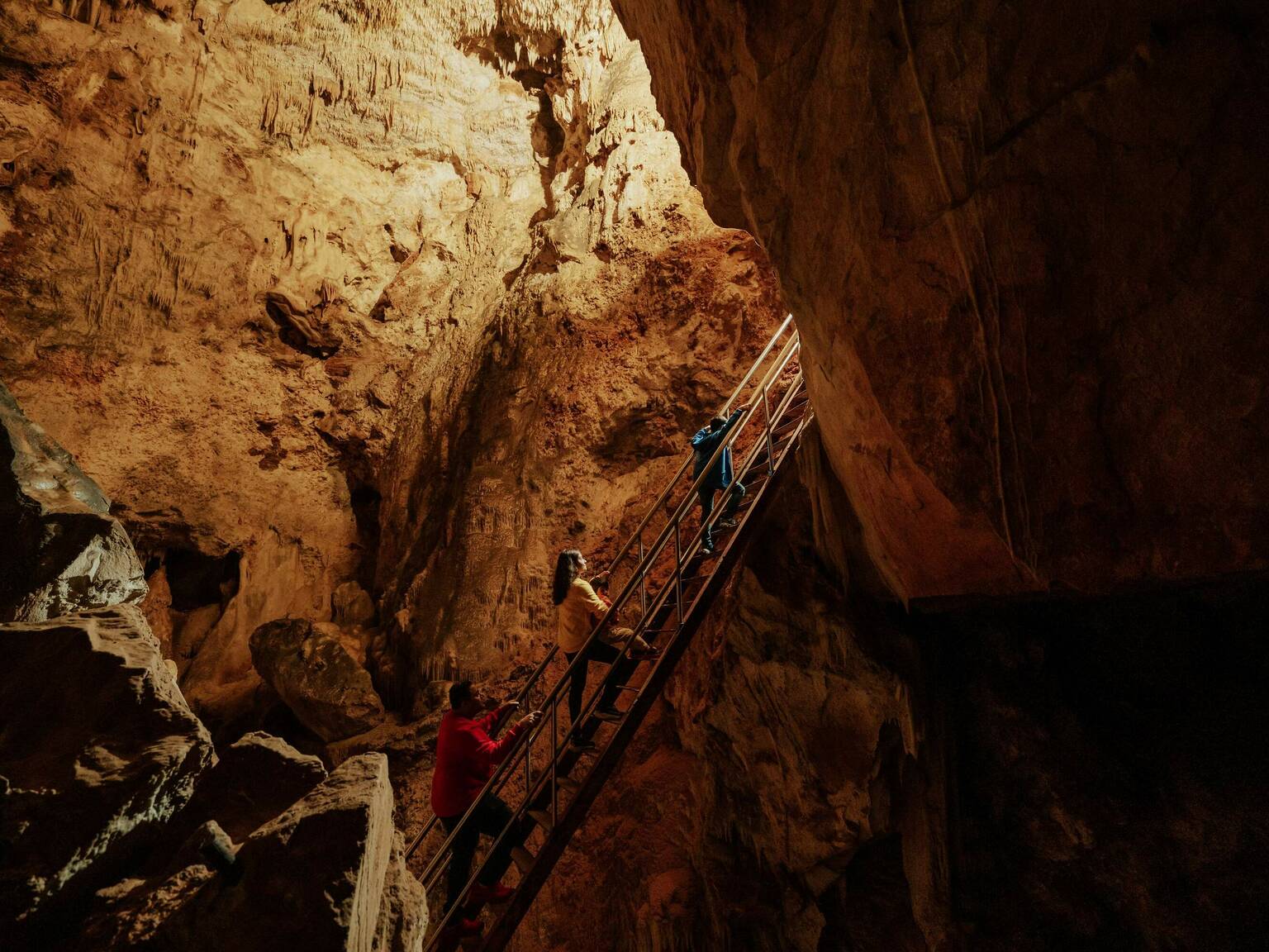 Seven incredible caves to visit in New South Wales