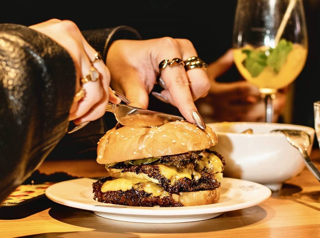 27 Best Burger Joints in Montreal You Need To Try