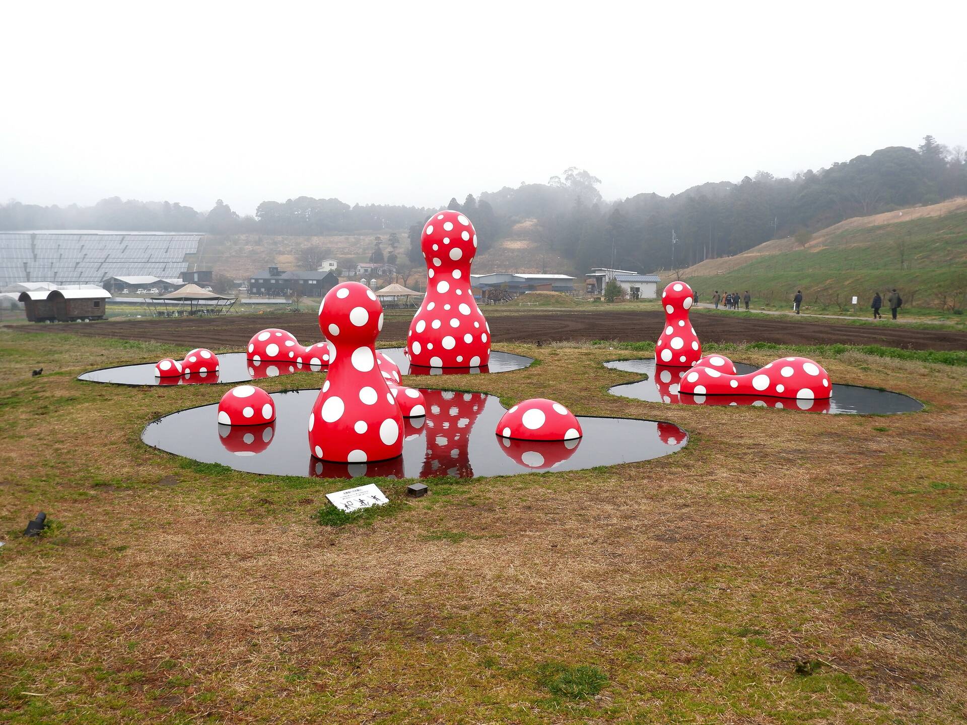 4 best art day trips from Tokyo, with art by Yayoi Kusama, Hiroshi ...