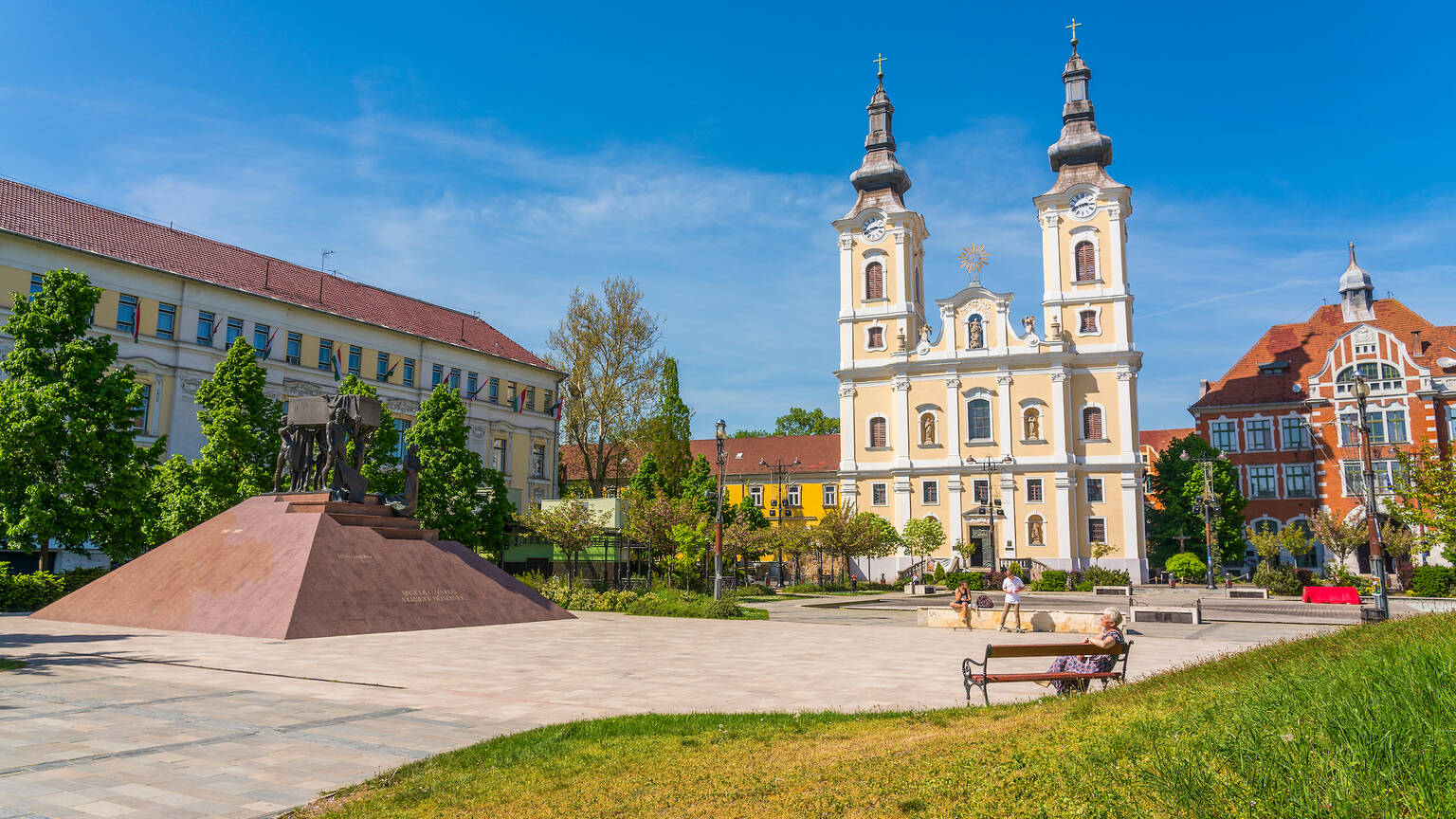 The 7 Best Cities to Visit in Hungary (That Aren’t Budapest)