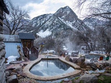 13 Best Natural Hot Springs In the US to Relax and Unwind