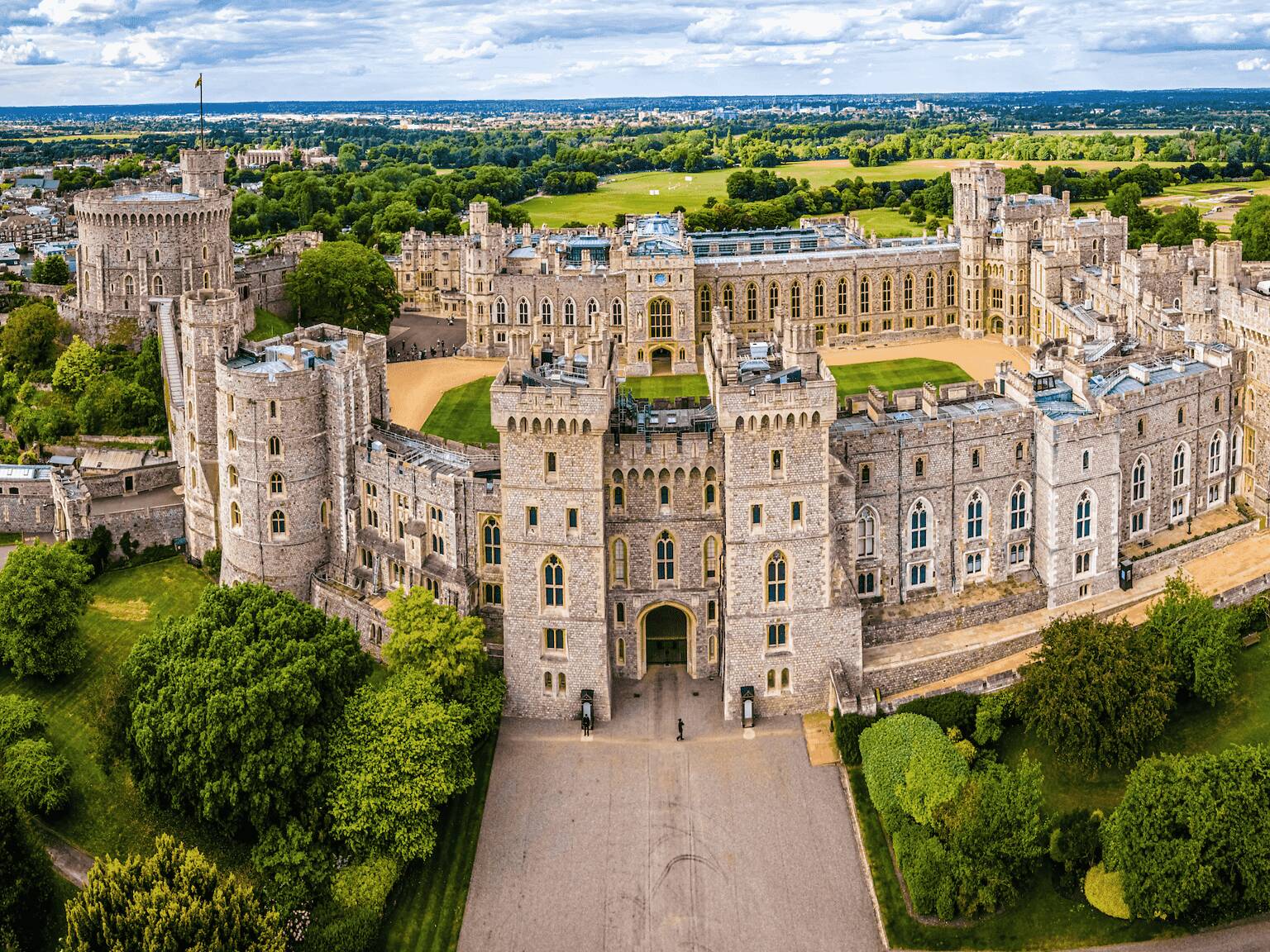 8 Best Things To Do in Windsor Right Now
