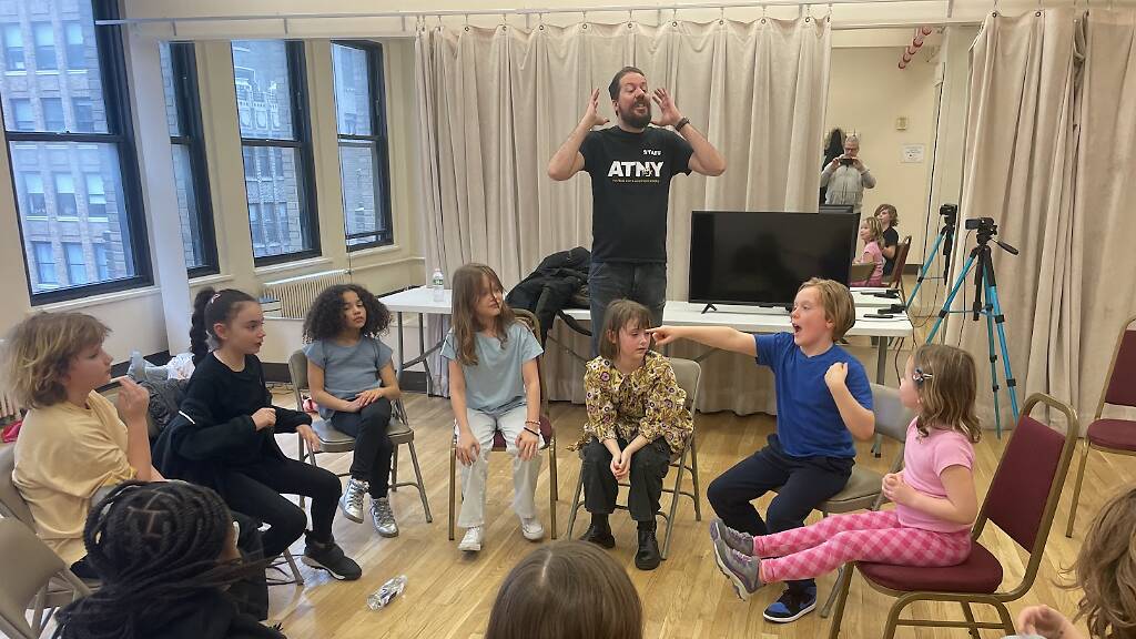 The Best NYC Improv Classes | Improvisation Classes New York City