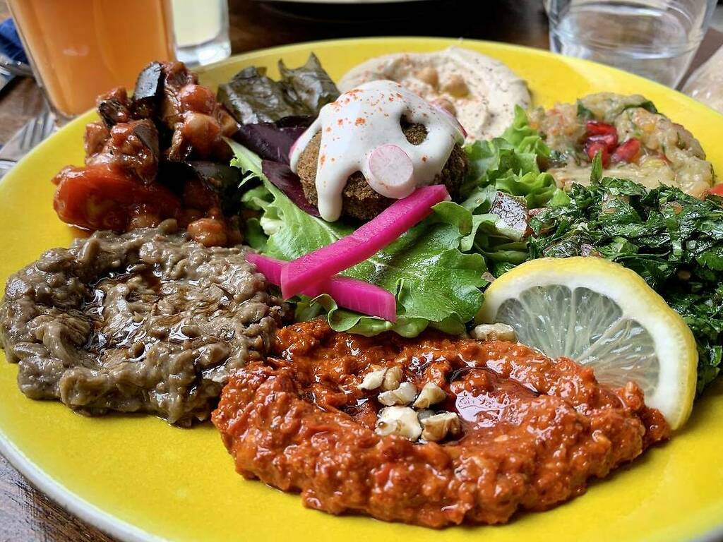 18 Best Vegan and Vegetarian Restaurants in Paris Right Now