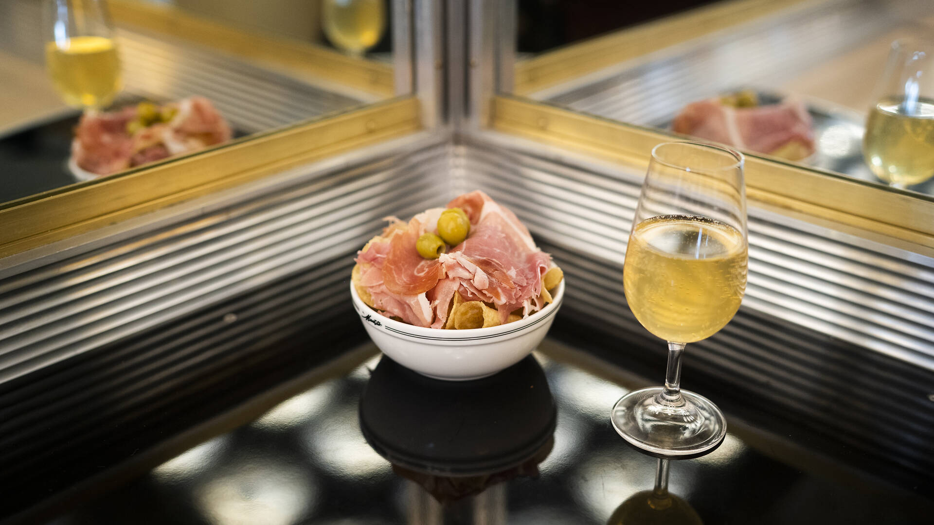 El Minutito: el nuevo hotspot es este café bar en la Juárez