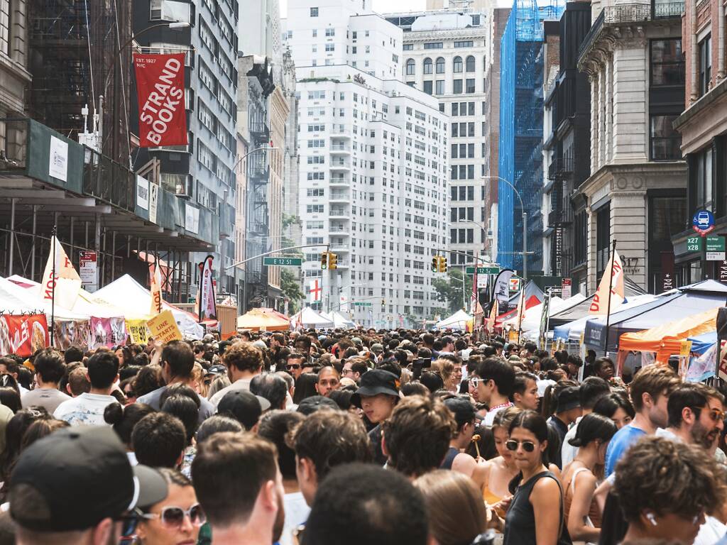 14 Best Street Fairs in NYC For Food, Music And Artwork