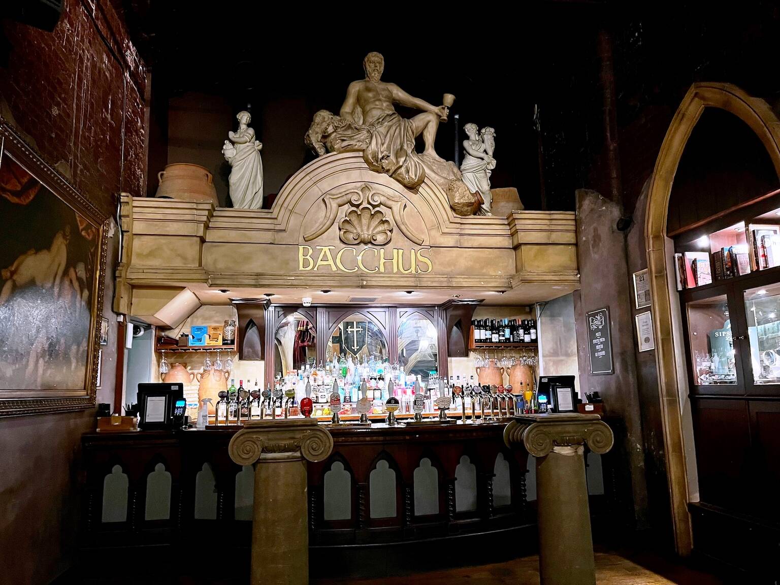 25 Best Pubs in the UK in 2024, By Experts | Pubs For Food And Drink