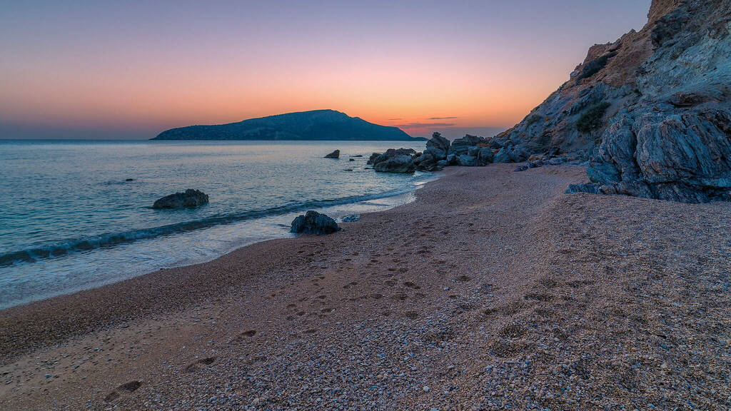 9 Best Beaches in Athens, By A Local Who Has Been To Them All