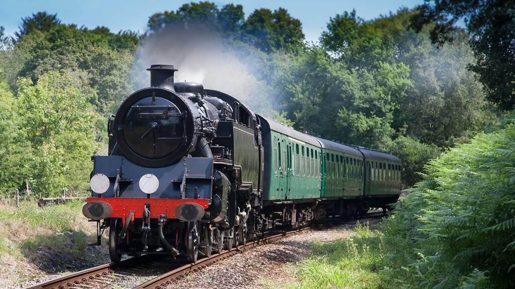 13 Best Family Day Trips from London to Do with the Kids (or the Dog)