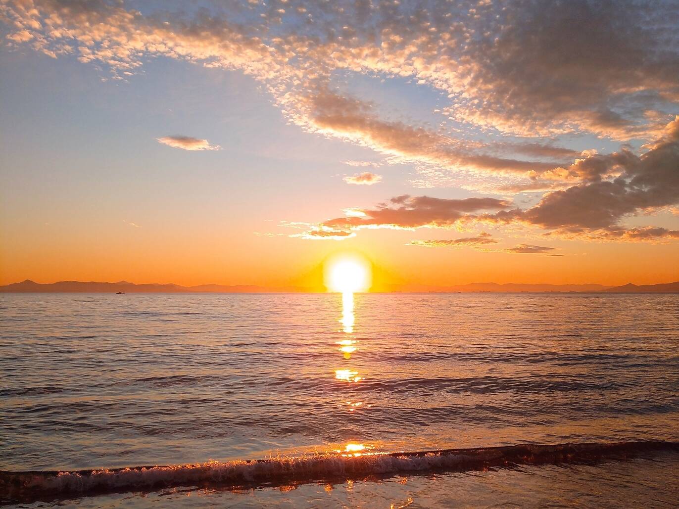 9 Best Beaches in Athens, By A Local Who Has Been To Them All