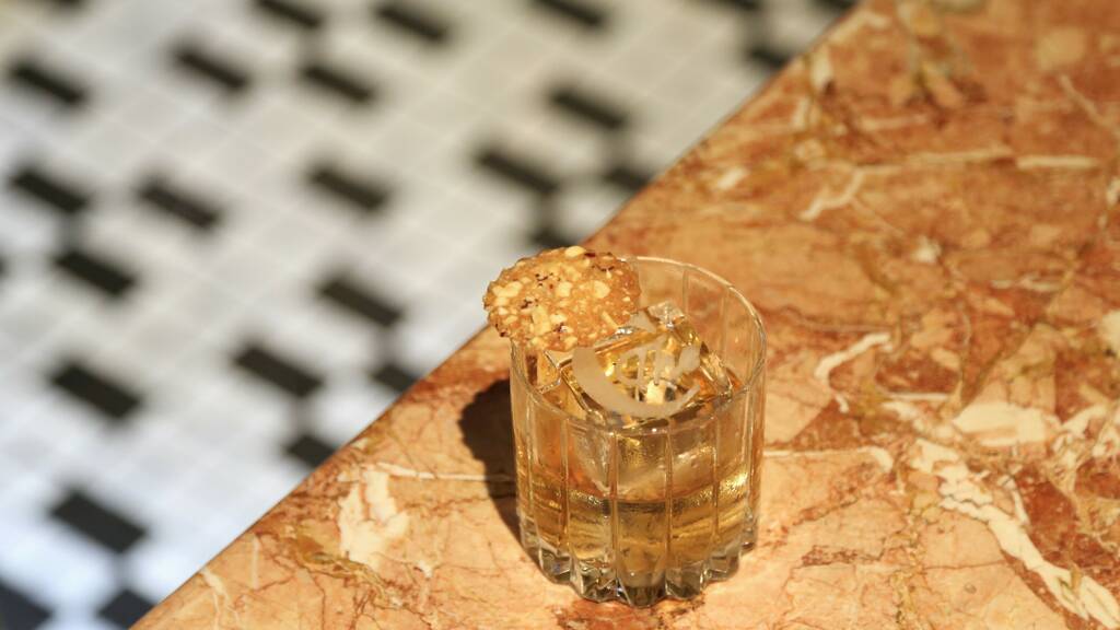 The Charles Bar | Excellent Cocktails & Old-World Glamour