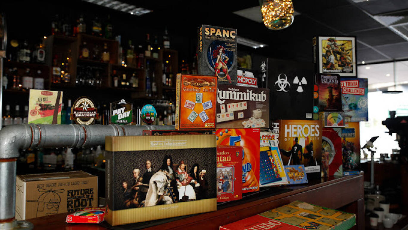 Bars with board games and arcade games in Melbourne