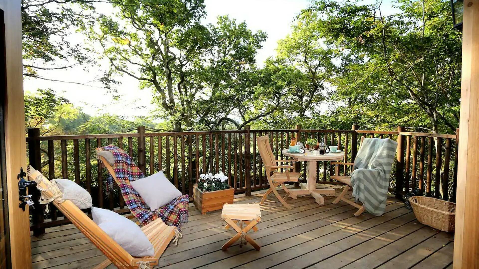 18 Incredible Treehouses to Book in the UK | Treehouse Holidays UK