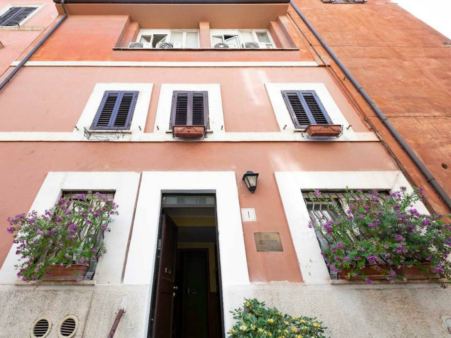 12 Best Cheap Hotels in Rome | Best Budget Hotels in Rome