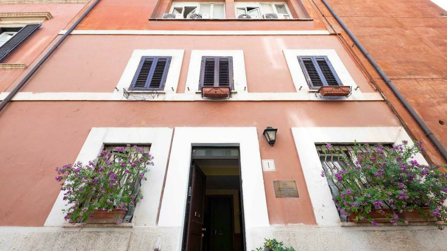 12 Best Cheap Hotels in Rome | Best Budget Hotels in Rome