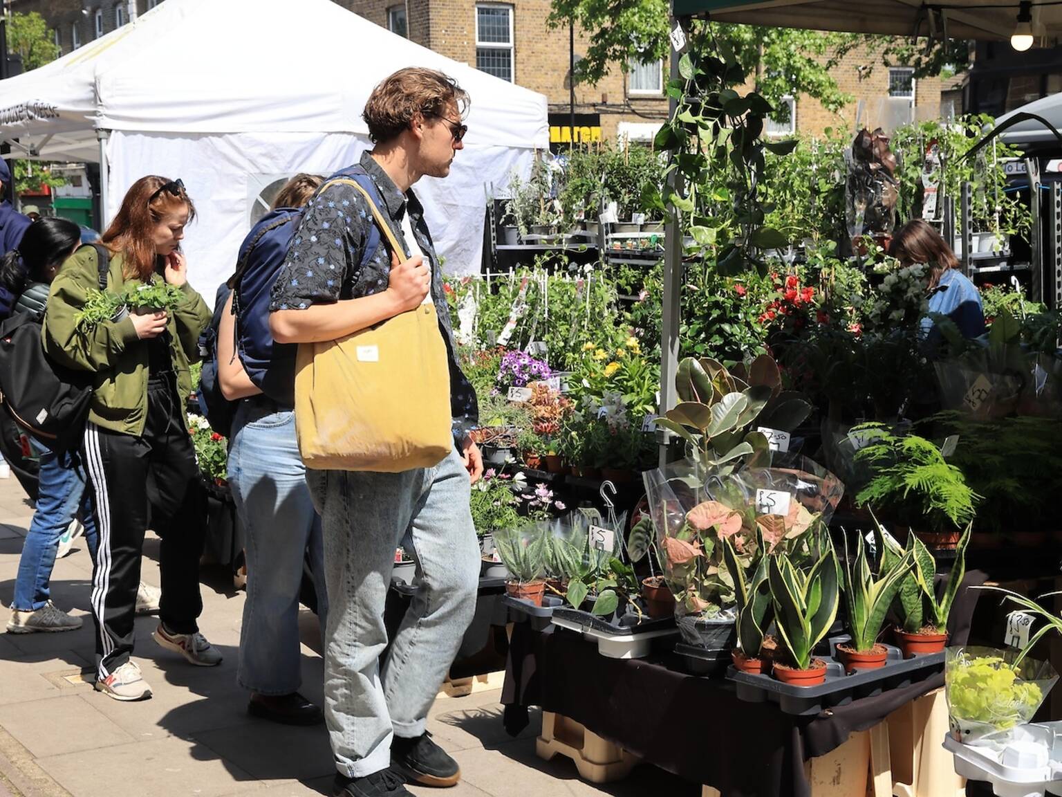 16 Best Sunday Markets in London To Get Out Of Bed For