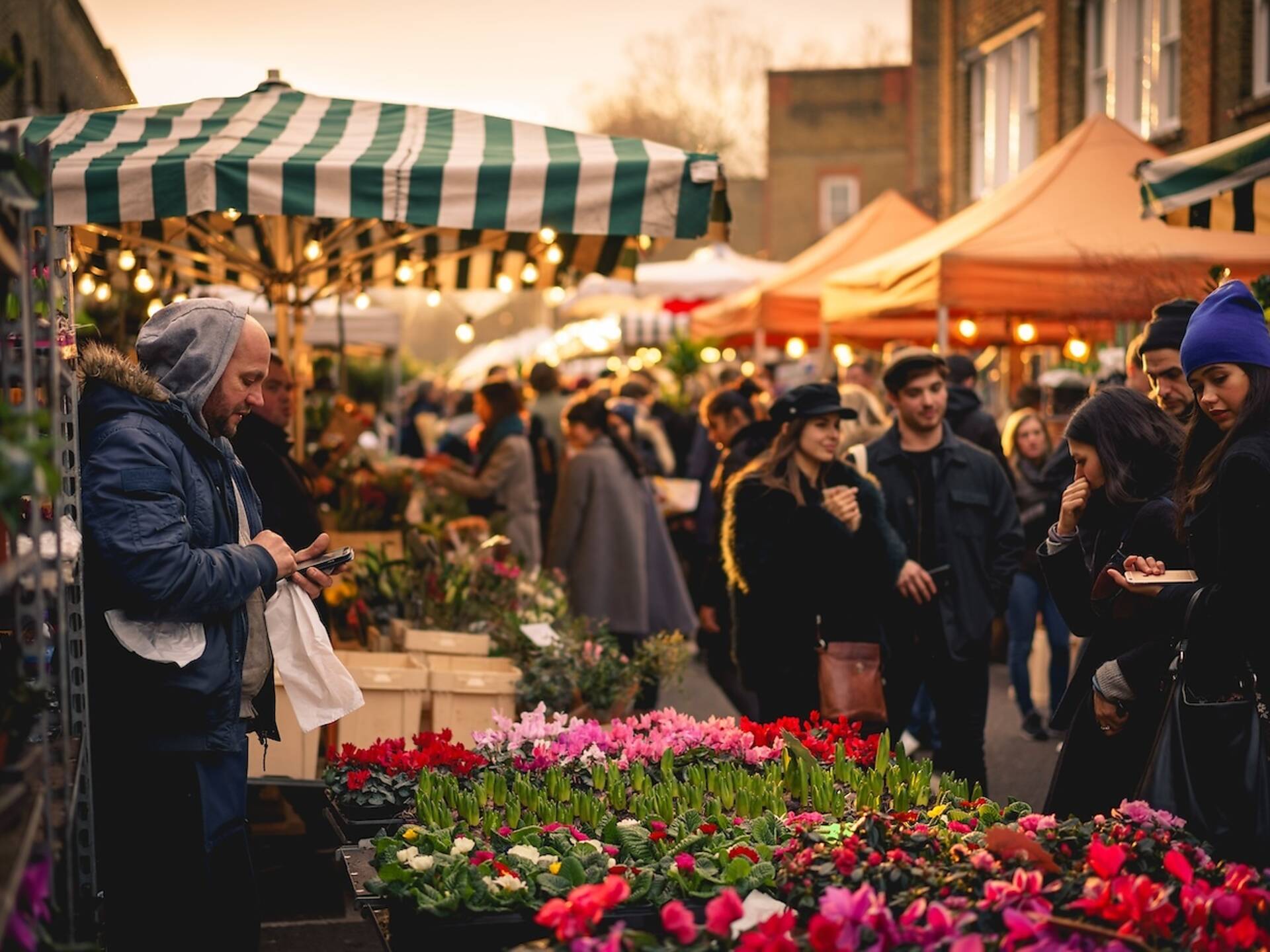 16 Best Sunday Markets in London To Get Out Of Bed For