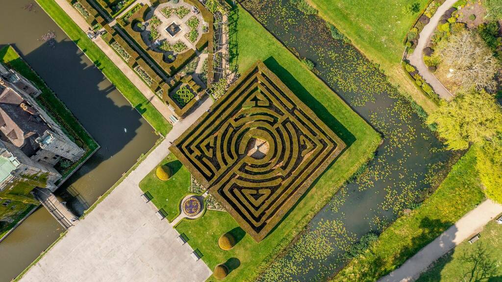Best Mazes in the UK | 9 Mind-Boggling Mazes For Day Trips From London