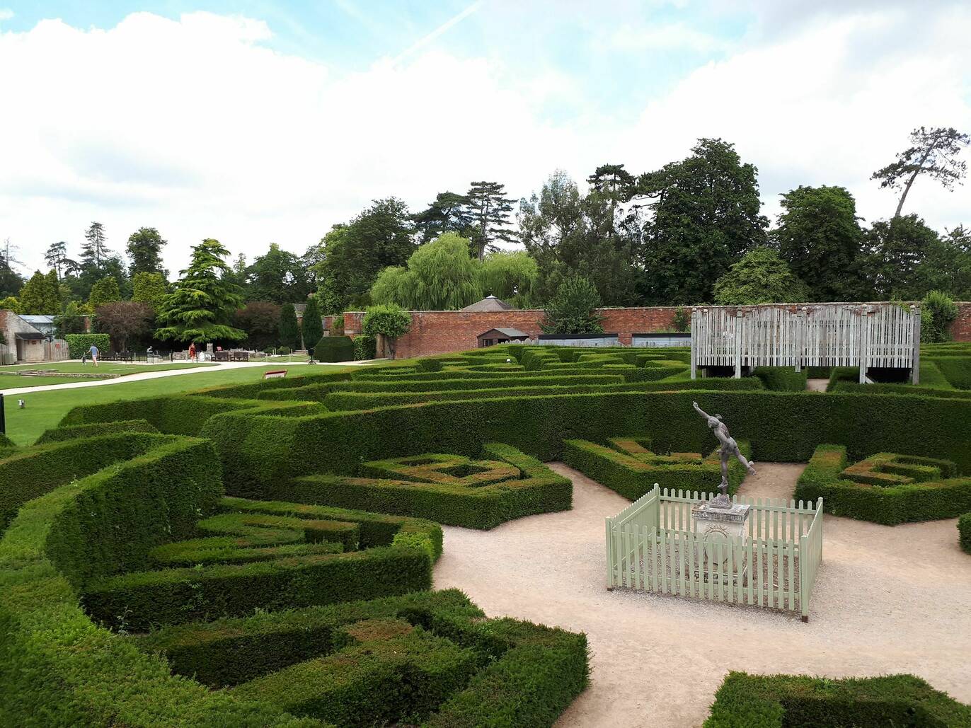 Best Mazes in the UK | 9 Mind-Boggling Mazes For Day Trips From London