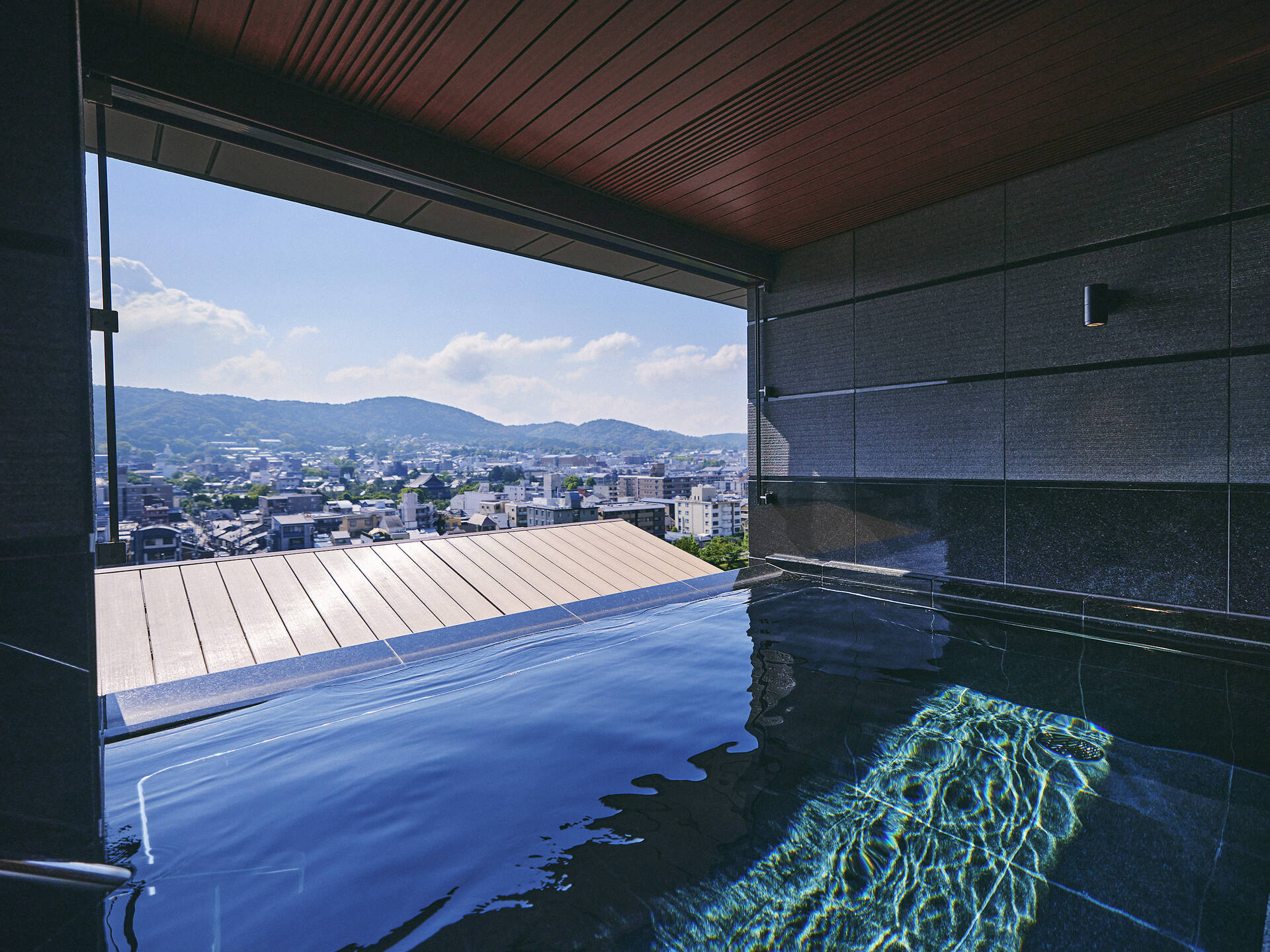 8 best infinity onsen baths in Japan with spectacular views