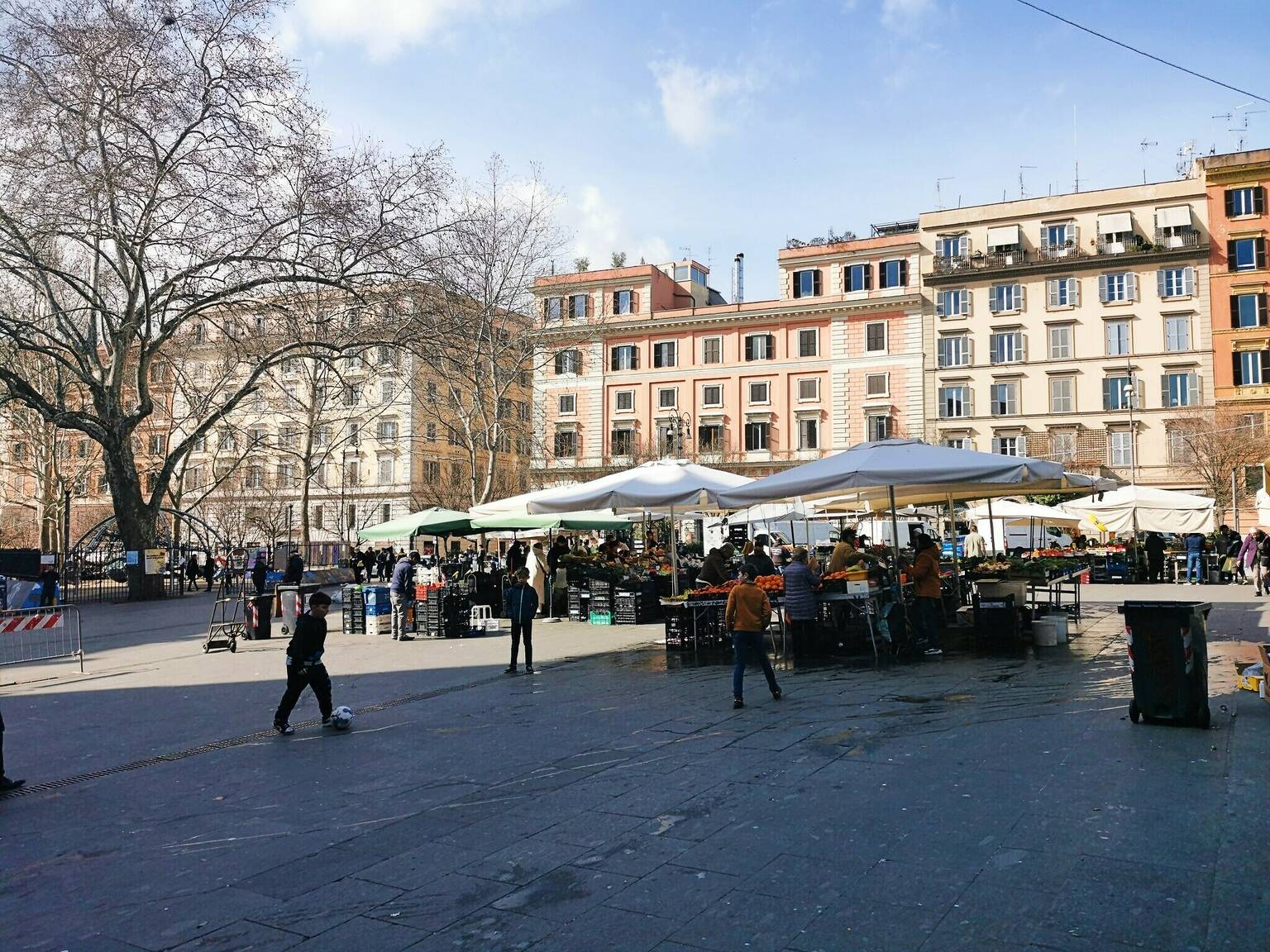 10 Best Markets in Rome, By A Local | Flea Markets, Food and More