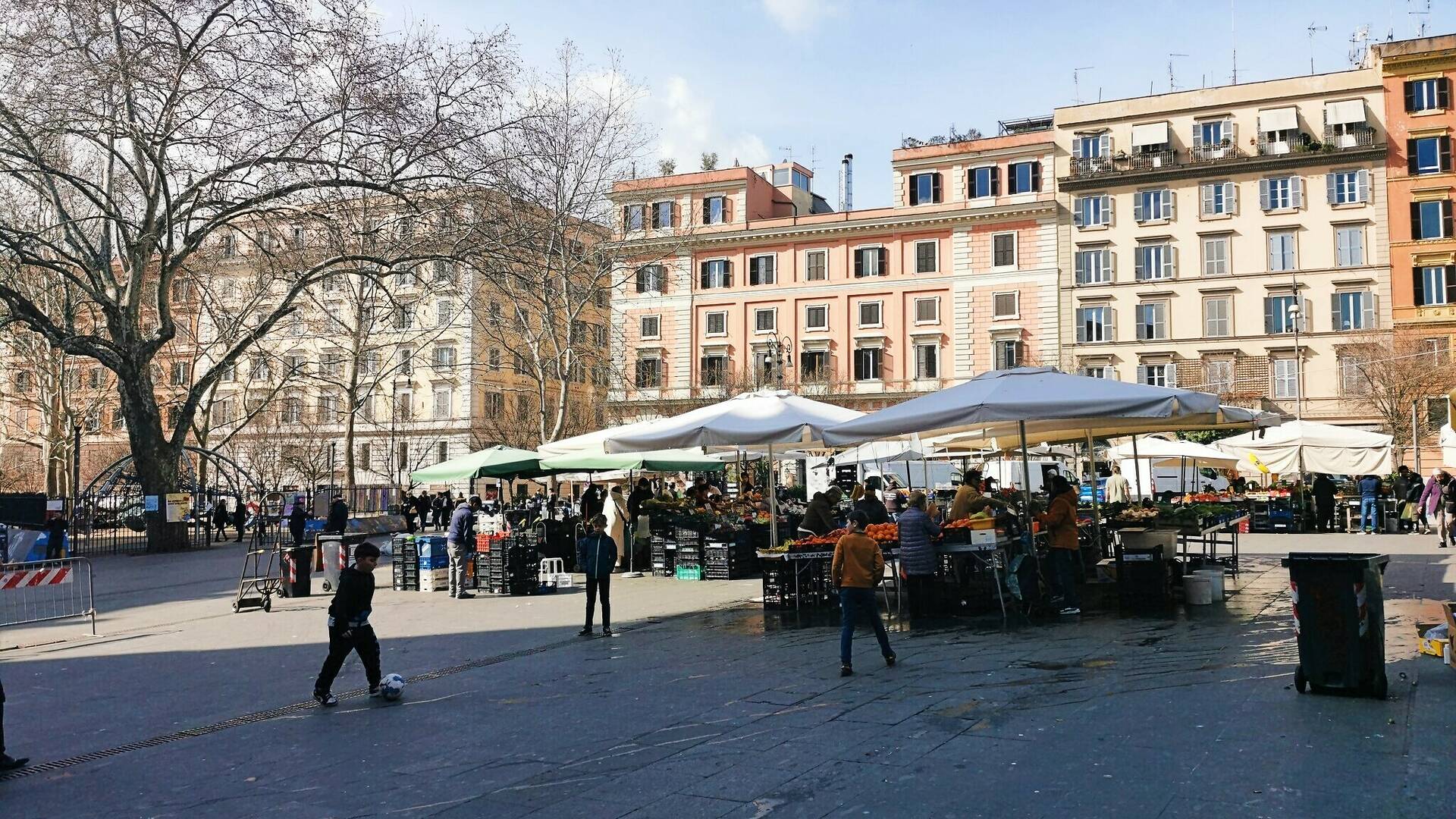 10 Best Markets in Rome, By A Local | Flea Markets, Food and More
