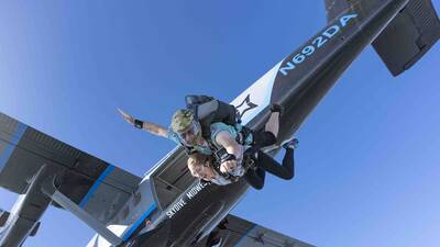 10 Best Places to Go Skydiving Near Chicago