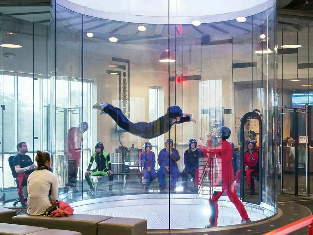 10 Best Places to Go Skydiving Near Chicago