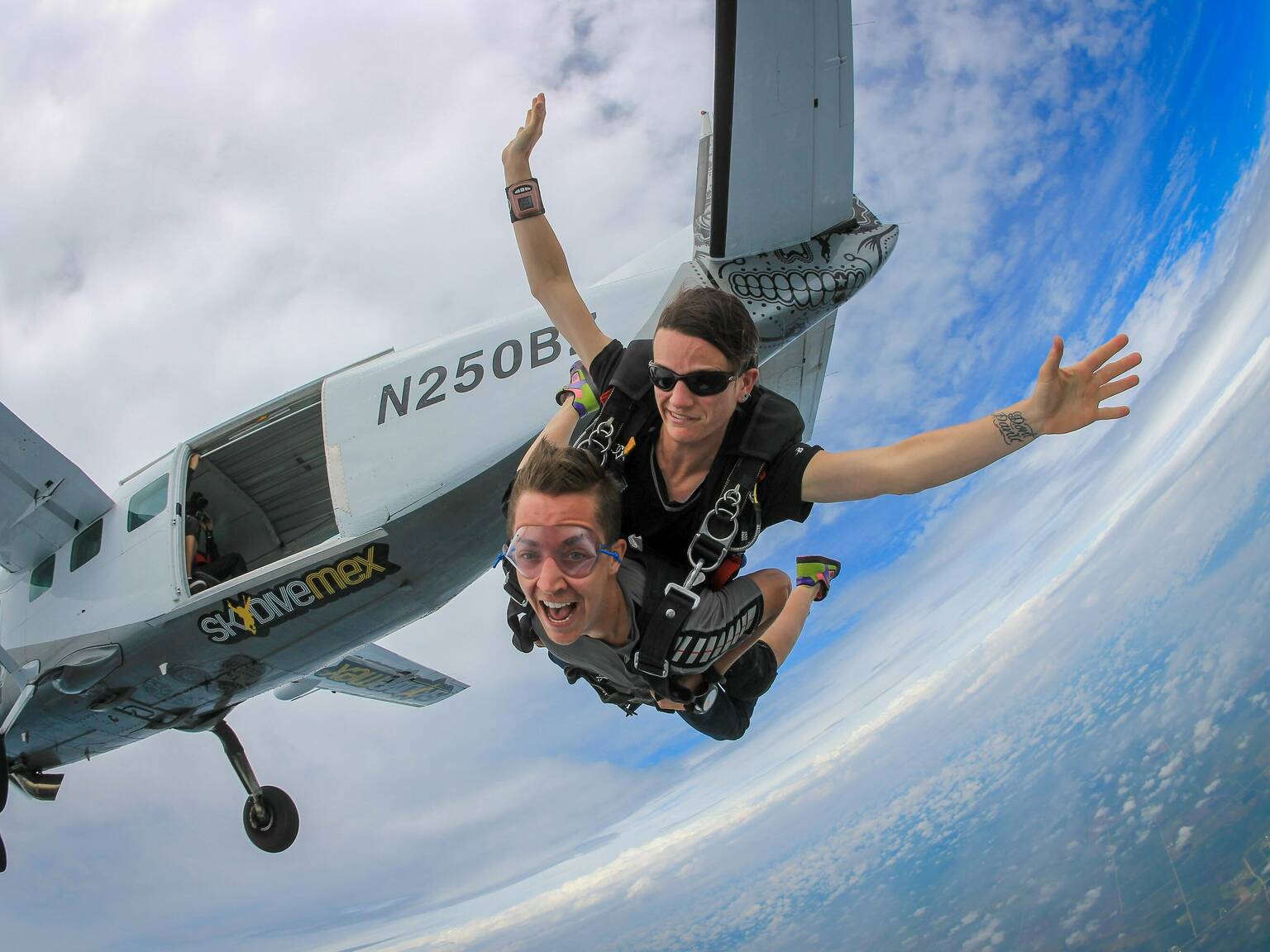 10 Best Places to Go Skydiving Near Chicago