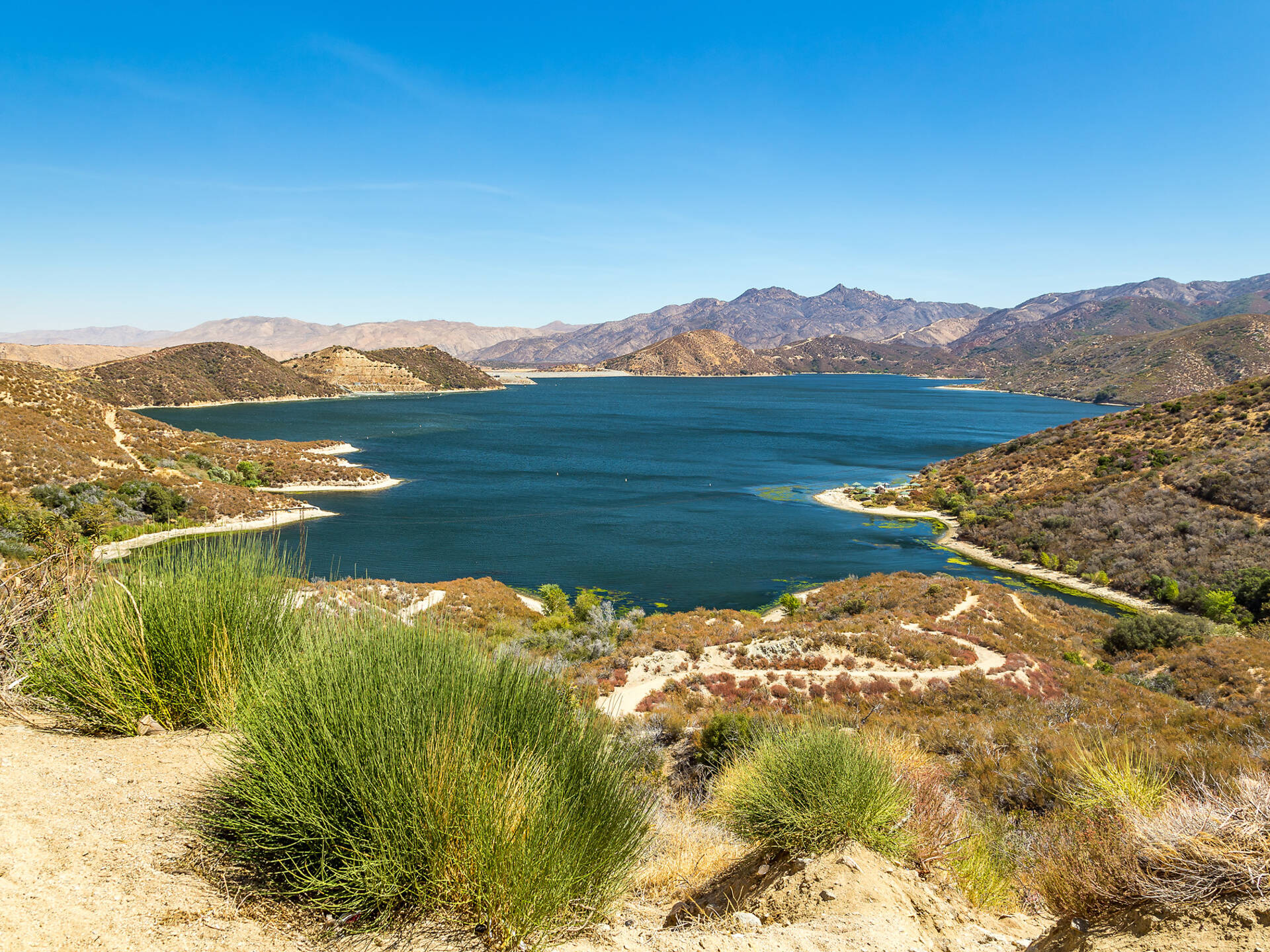 6 Best Lakes Near Los Angeles to Swim, Boat and Hike