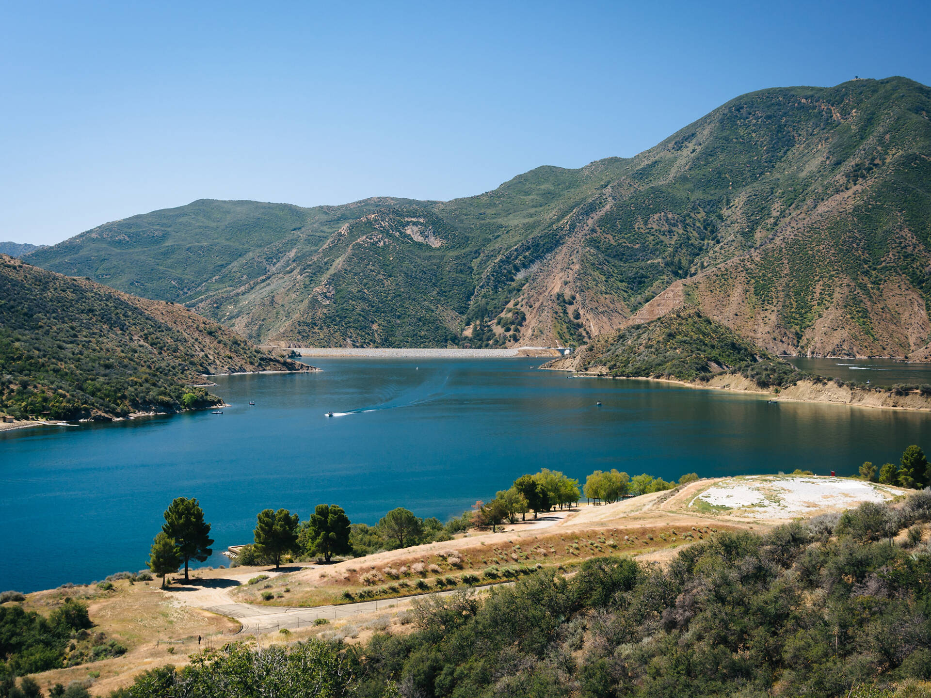 6 Best Lakes Near Los Angeles to Swim, Boat and Hike