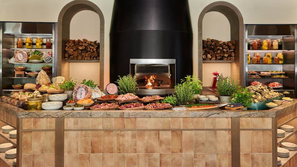 Fiamma: Farmhouse-style Restaurant In Capella That Spotlights ...